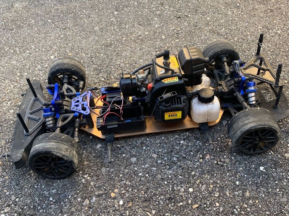 Auto Ferngesteuert Benziner RC (Gebraucht) in Horriwil für CHF 363 – nur Abholung auf Ricardo kaufen