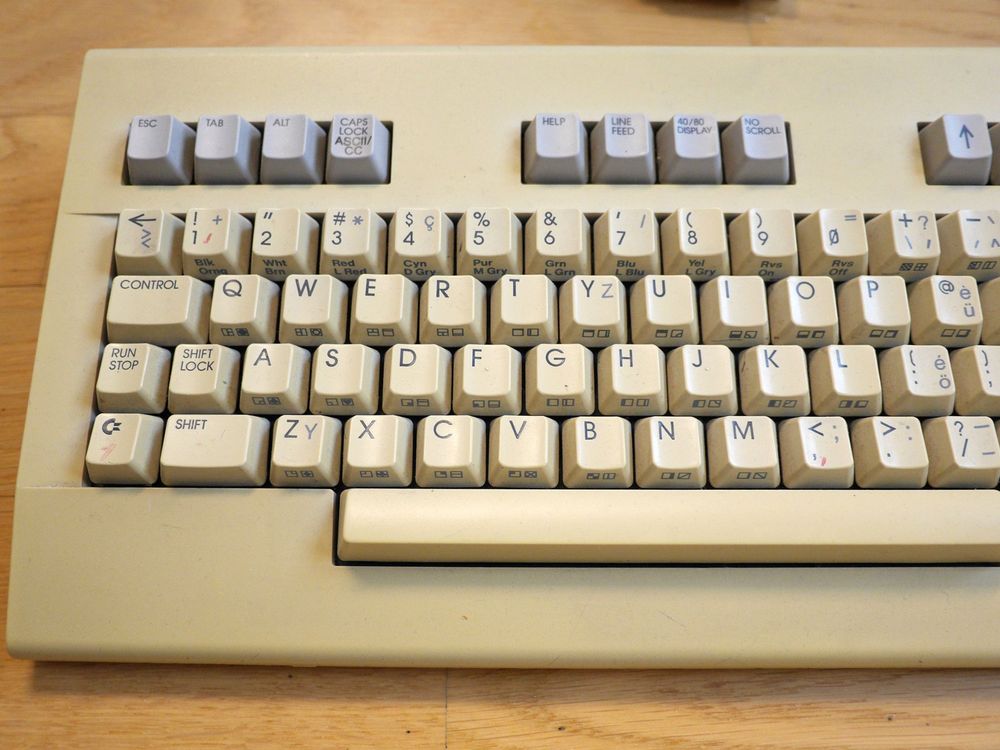 Commodore 128D Keyboard CH Layout (Gebraucht) in Dietwil für CHF 150 ...