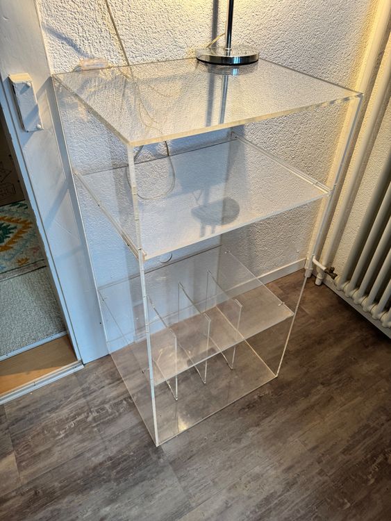 Acryl Regal, modernes Design, sehr guter Zustand. (Gebraucht) in ...