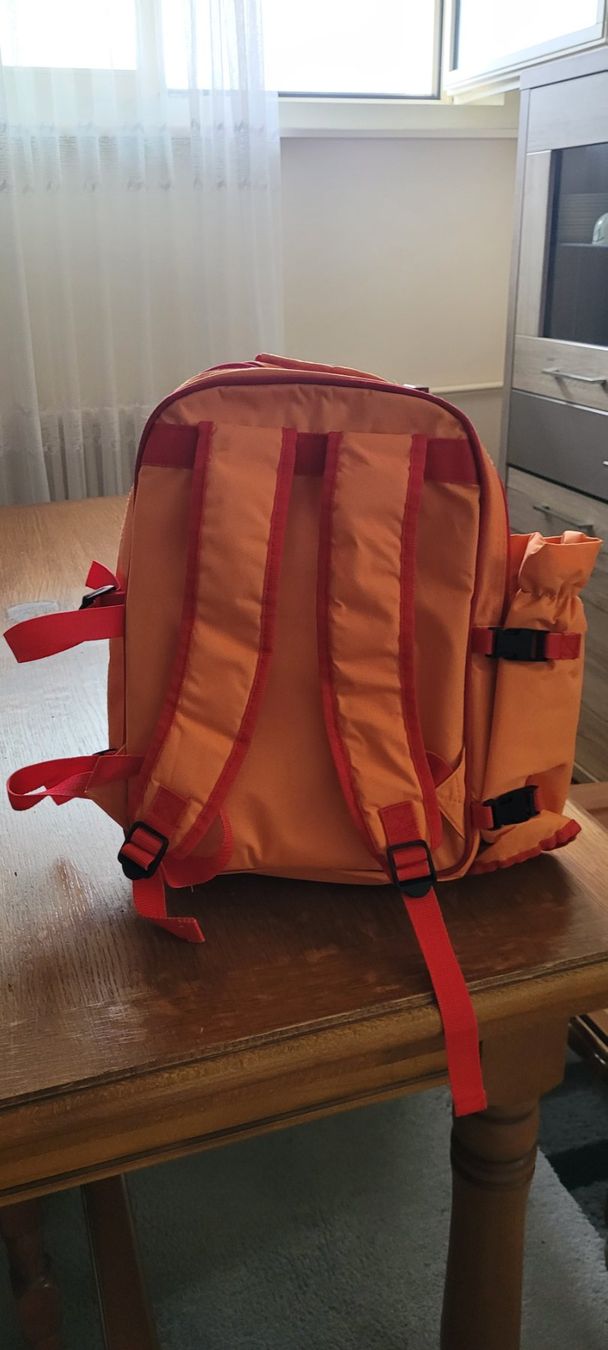 Sac à dos orange vif 43x30x20 (Neuf (Voir description)) à Vevey pour ...