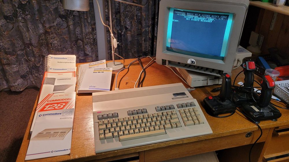 Commodore 128 / 64 (Gebraucht) in Hirzel für CHF 122 – nur Abholung auf ...