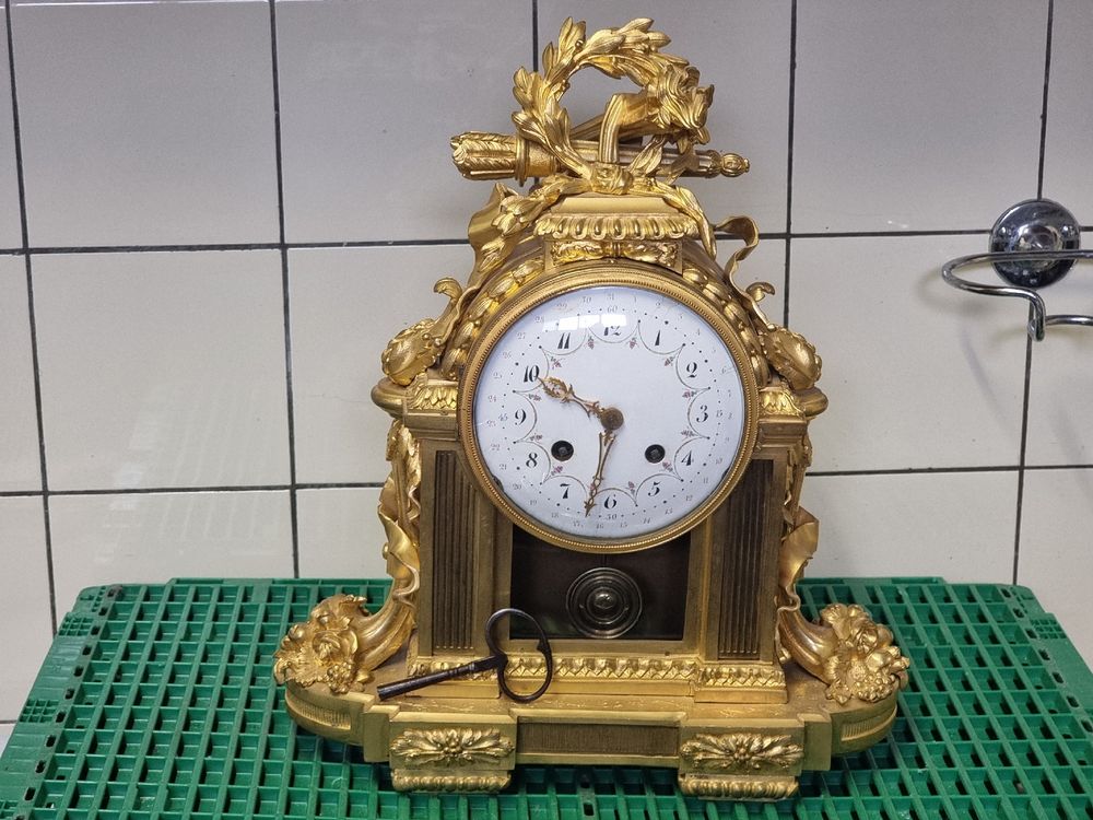 Antike Kaminuhr Bourdin a Paris , Bronze vergoldet! (Gebraucht) in Zürich für CHF 305 – nur ...