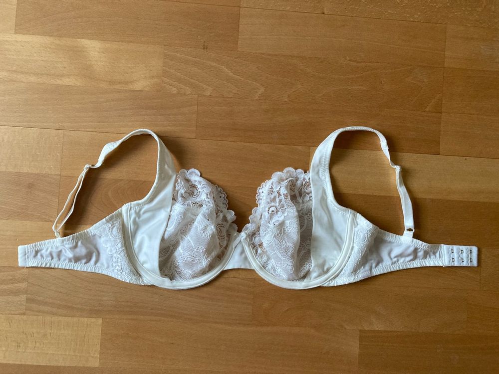 Triumph BH weiss - ecru Gr. 80D nur 2 x getragen | Kaufen auf Ricardo