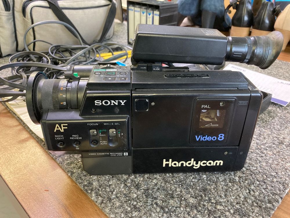 SONY Handycam Video 8 CCD- V30E (Gebraucht) in Malters für CHF 24.9 ...