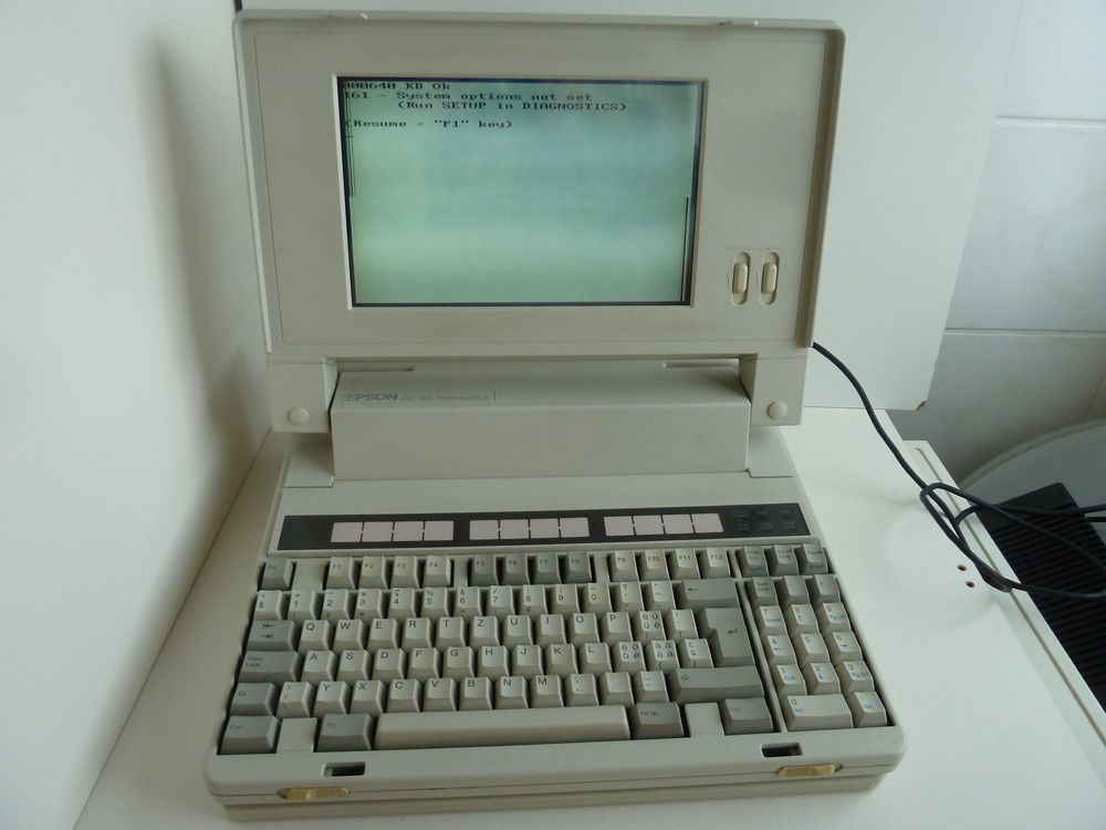 Epson PC AX portable - vendu pour pièces (Défectueux) à Petit-Lancy ...