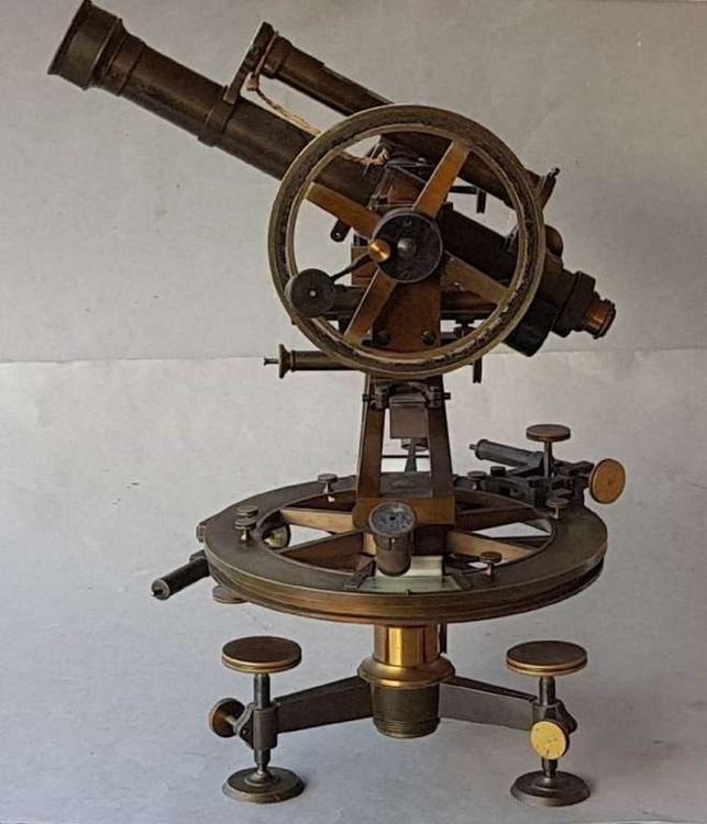 Theodolite Kern Aarau vers 1890 en laiton - brass (Gebraucht) in Onex ...