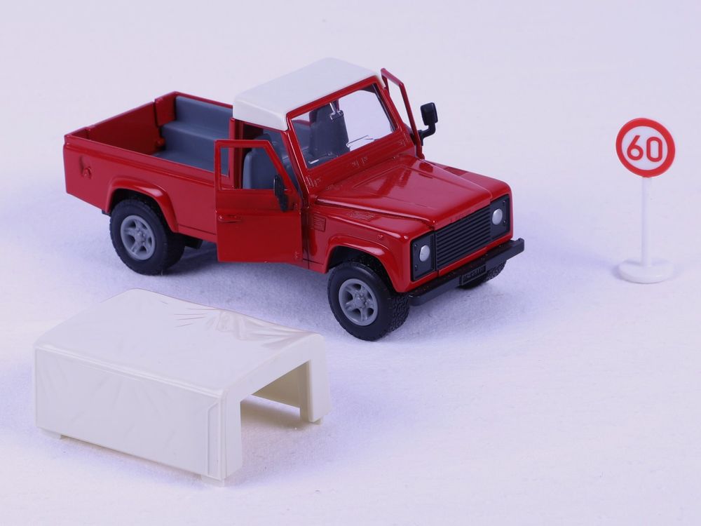 SIKU Land Rover Defender 110 rot ca. 1/32 | Kaufen auf Ricardo