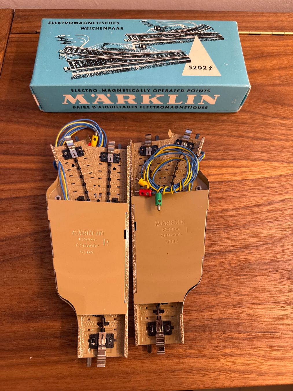 Märklin HO M-Gleis Weichenpaar 5202 mit OVP (Gebraucht) in Linthal für ...