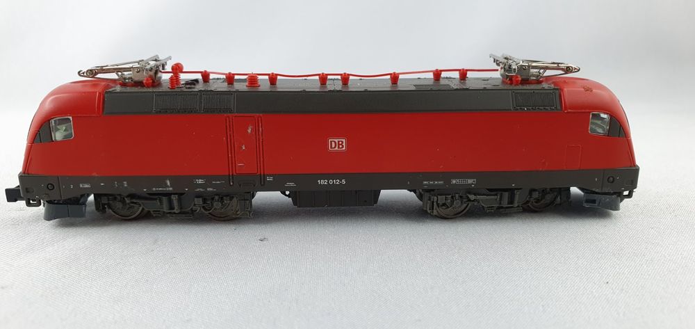 Minitrix 12773 BR 182 rot/grau ´Taurus´ in Ersatzverpackung (Gebraucht) in Birr für CHF 90 – mit ...