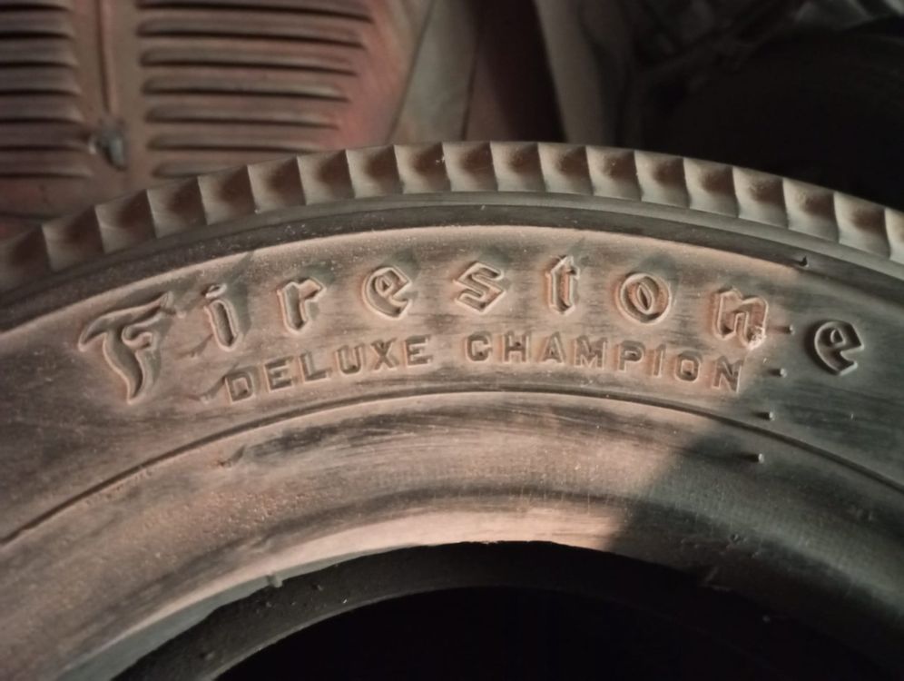 2 Anciens Pneus Firestone Oldtimer (Gebraucht) in Fribourg für CHF 10 ...