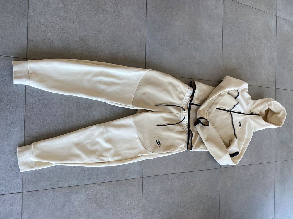 Gebrauchter Nike Tech Fleece Beige | Kaufen auf Ricardo