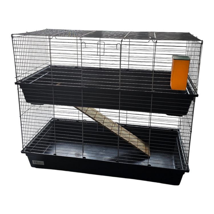Zweistöckiger Hasenkäfig m. Rampe, 103cm H x 60cm T x 120cmB (Gebraucht) in Möhlin für CHF 25 ...