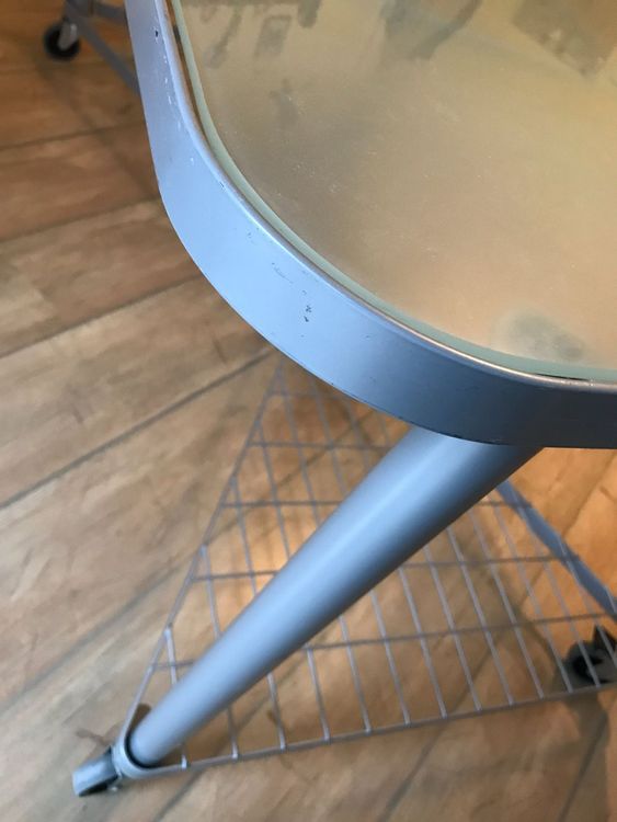 Tisch, Pult, mit Ablagefläche und Rollen IKEA (Gebraucht) in Thun für ...