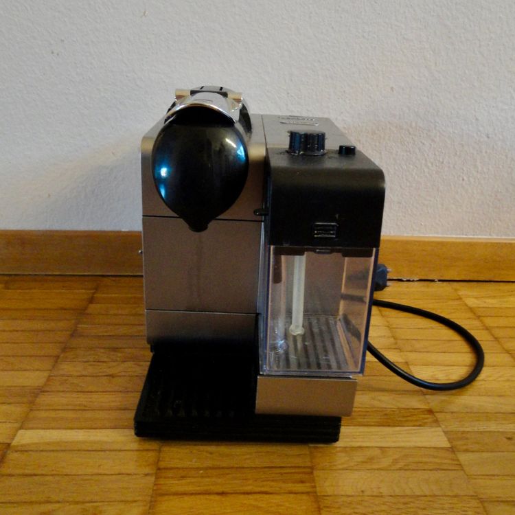 Kaffeemaschine Nespresso DeLonghi, Type EN520.S (Defekt) in Wädenswil ...