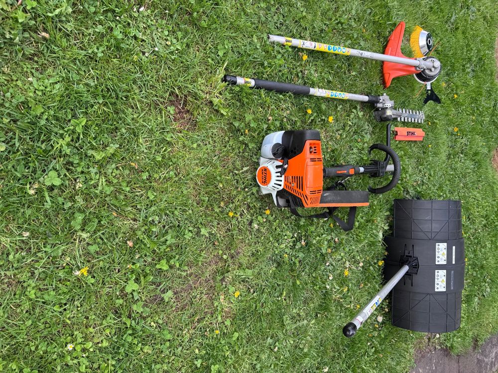 Neuwertige STIHL KM-131 R, mit vielen Zubehör, Baujahr 2023 (Neu (gemäss Beschreibung)) in ...