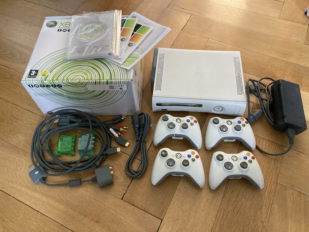 XBox 360 Konsole mit 4 Controllern (Gebraucht) in Basel für CHF 82 ...