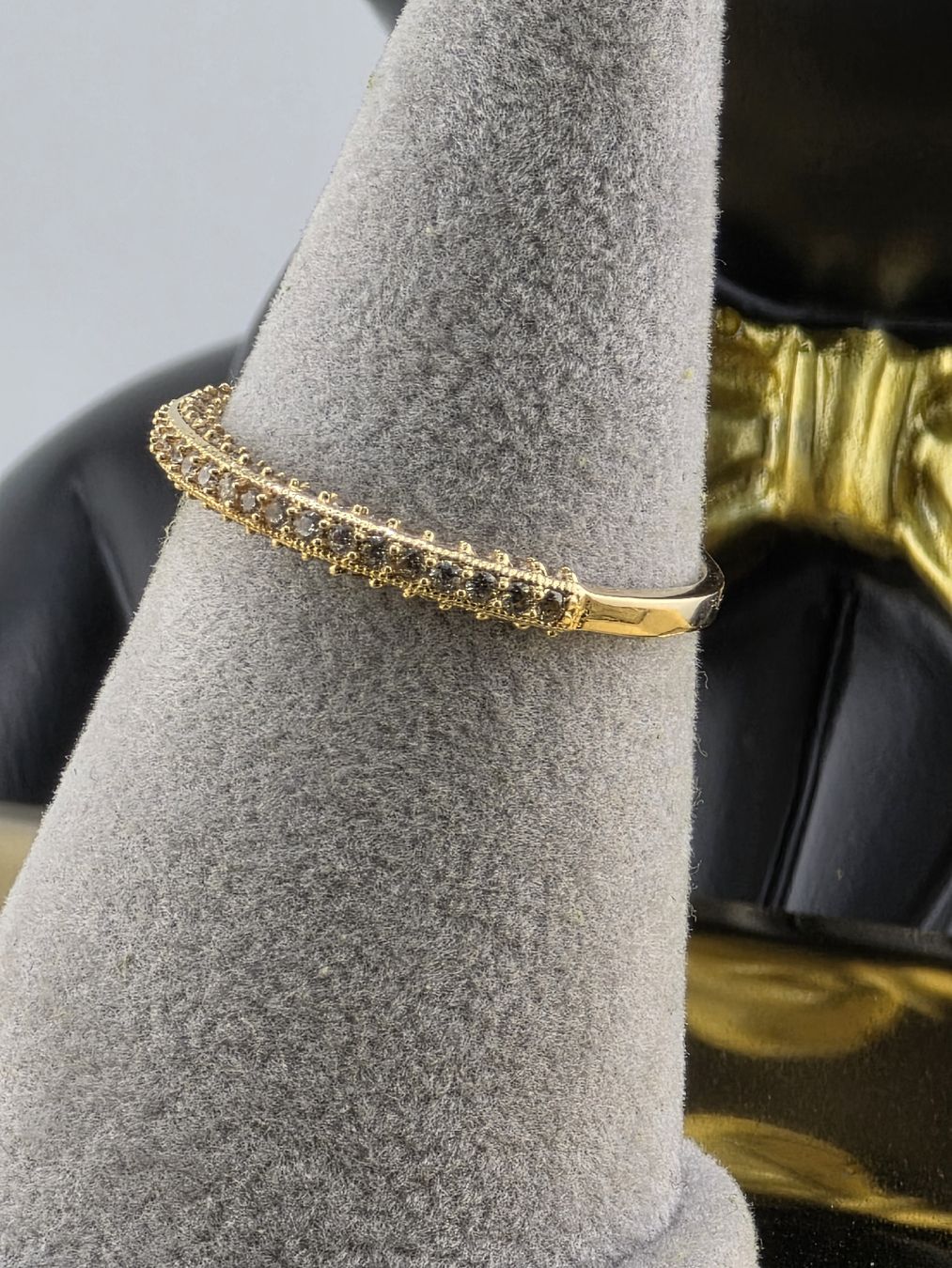 Feiner Goldring mit kleinen Steinen – Grösse ca. 61 (Gebraucht) in ...