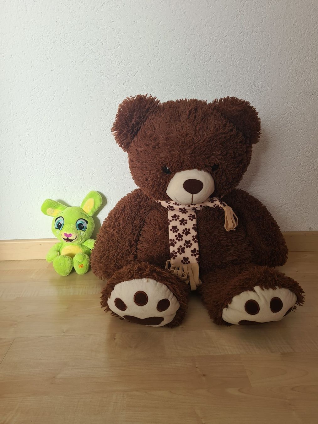 Peluche ours brun avec écharpe (D'occasion) à Monthey pour CHF 8 – avec ...