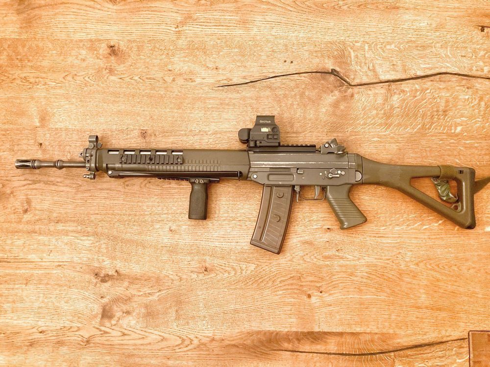 STGW 90 PICATINNY SCHIENE 1 STURMGEWEHR (Gebraucht) in Zürich für CHF ...