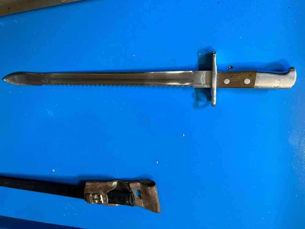 Faschinenmesser / Bajonett (Gebraucht) in Beckenried für CHF 99 – mit Lieferung auf Ricardo kaufen