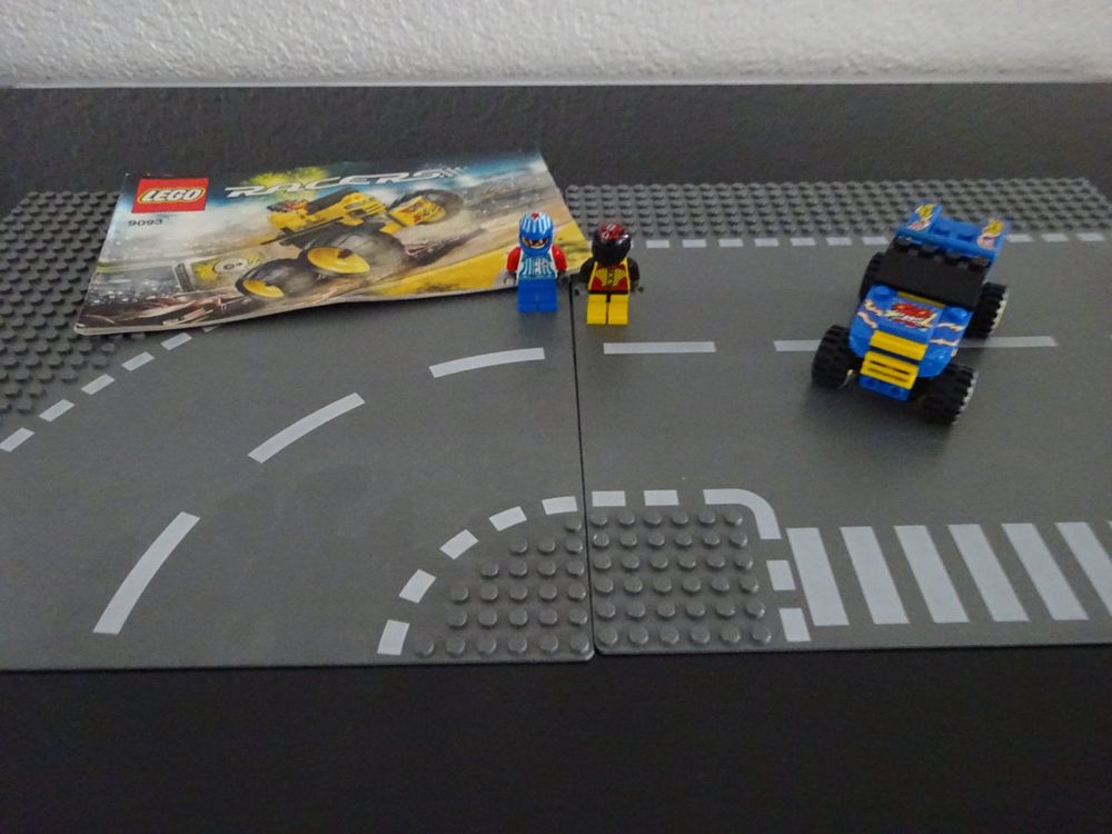 Lego 2 Grundplatten Strasse + 8303 - Racers +2 Minifiguren (Gebraucht ...