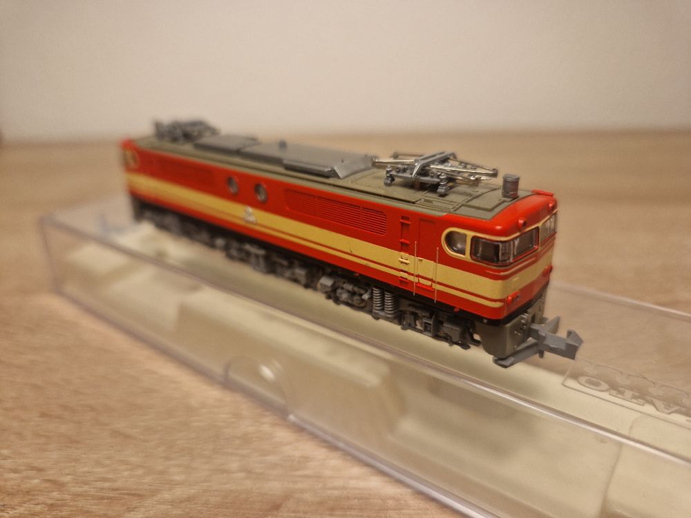 Kato N E-Lok E852 (D'occasion) à St-Aubin-Sauges pour CHF 79 – avec livraison | Acheter sur Ricardo