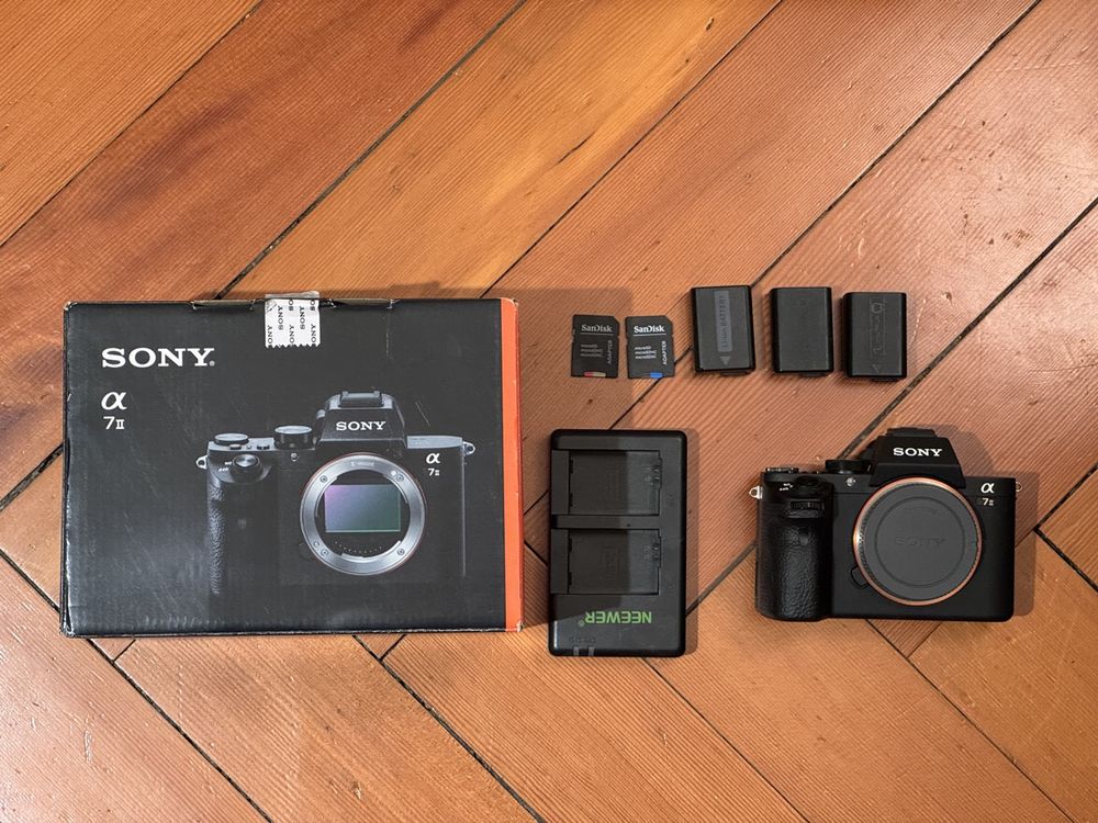 Sony Alpha 7II Full-Frame Camera Body + Batteries and Cards (Gebraucht ...
