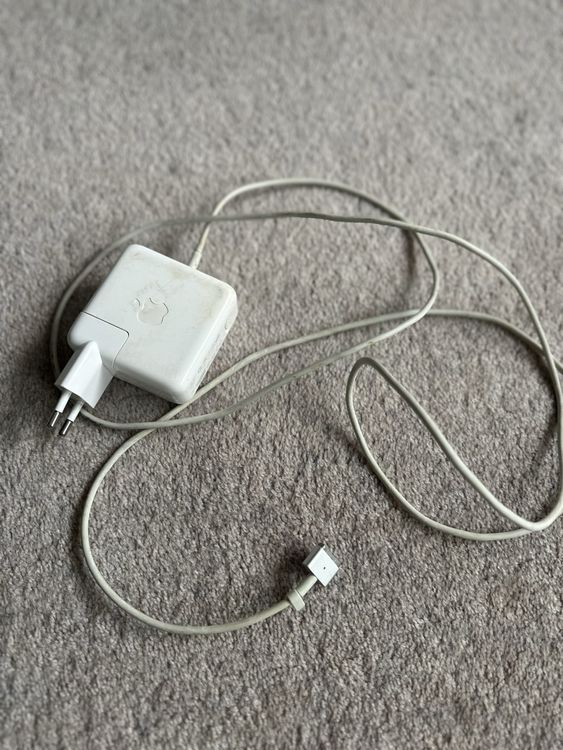 Authentic Apple Charger for Mac ( old version) (Gebraucht) in Thalwil ...