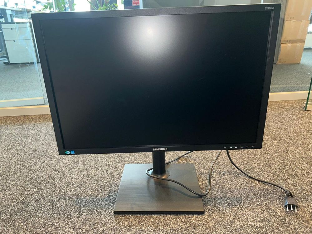 2 Monitore Samsung S24E650DW | Kaufen auf Ricardo