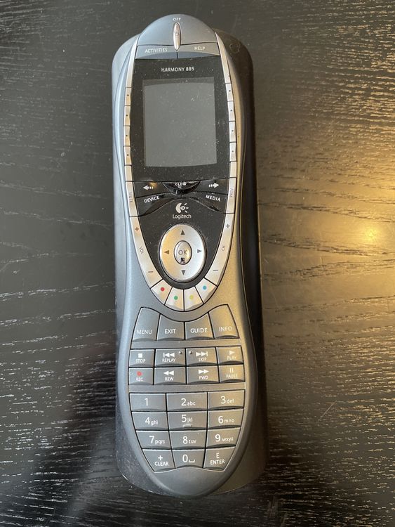 Logitech Harmony 885 Universal Fernbedienung | Kaufen auf Ricardo