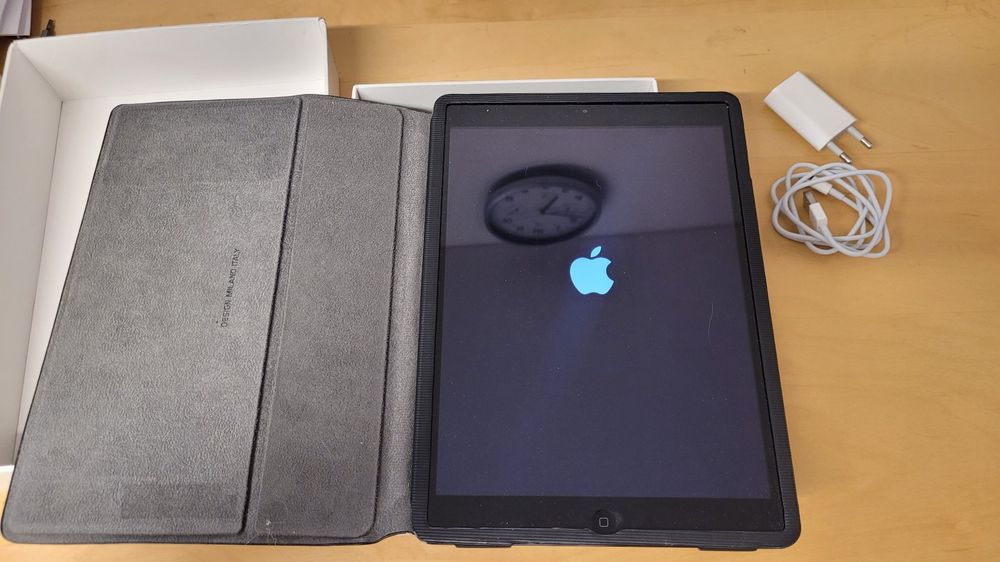 Apple Ipad air 32 GB 1 gen. mit Schutzhülle (Gebraucht) in für CHF 80 ...
