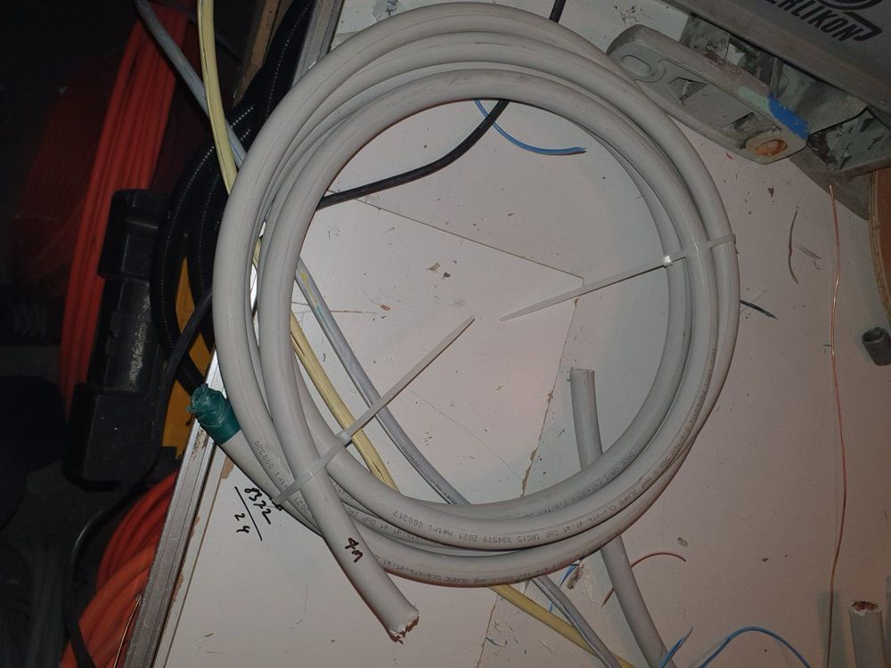 Kabel 5x6 5G6 3LNPE 4m (Neu (gemäss Beschreibung)) in Zürich für CHF 10 ...