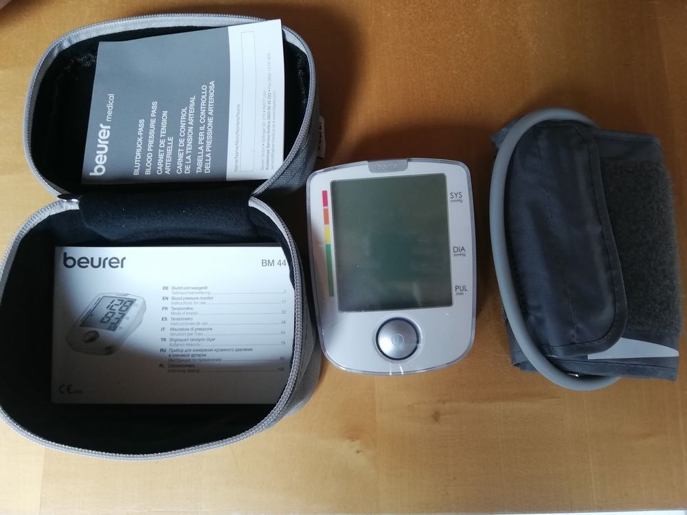 Beurer BM 44 Blutdruckmessgerät in Etui | Kaufen auf Ricardo