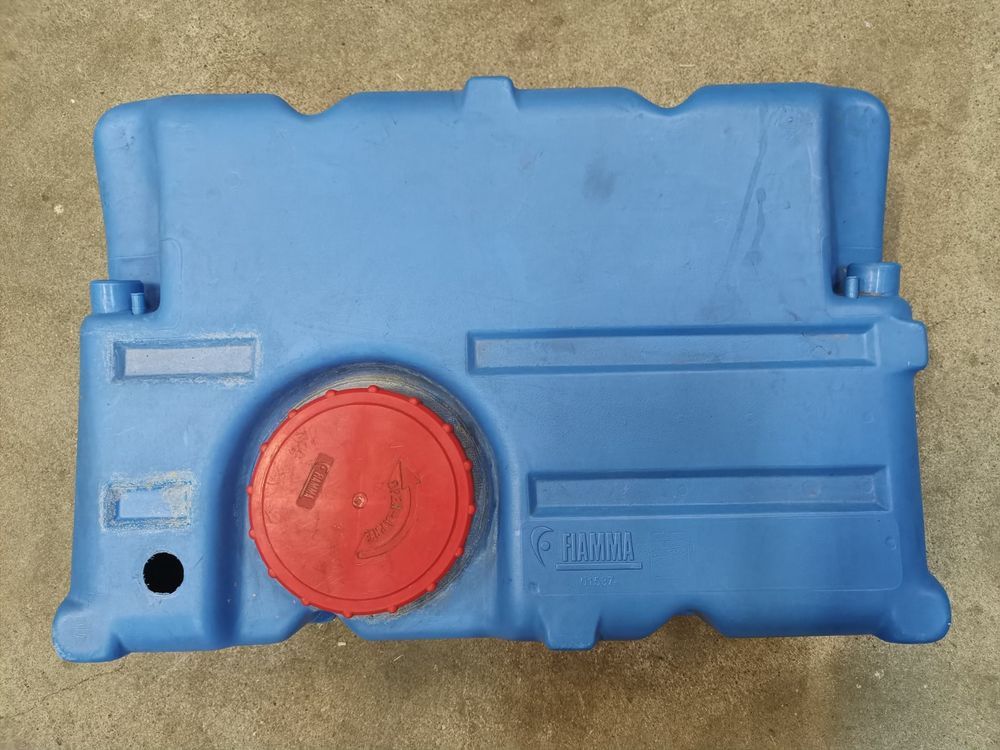 Wassertank ca. 70L (Gebraucht) in Zürich für CHF 0.1 – mit Lieferung ...