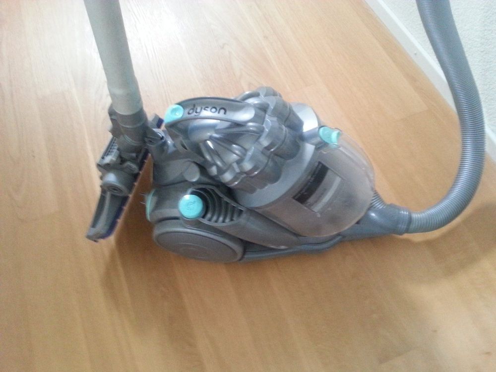 Dyson Staubsauger DC08 Allergy Parquet | Kaufen auf Ricardo