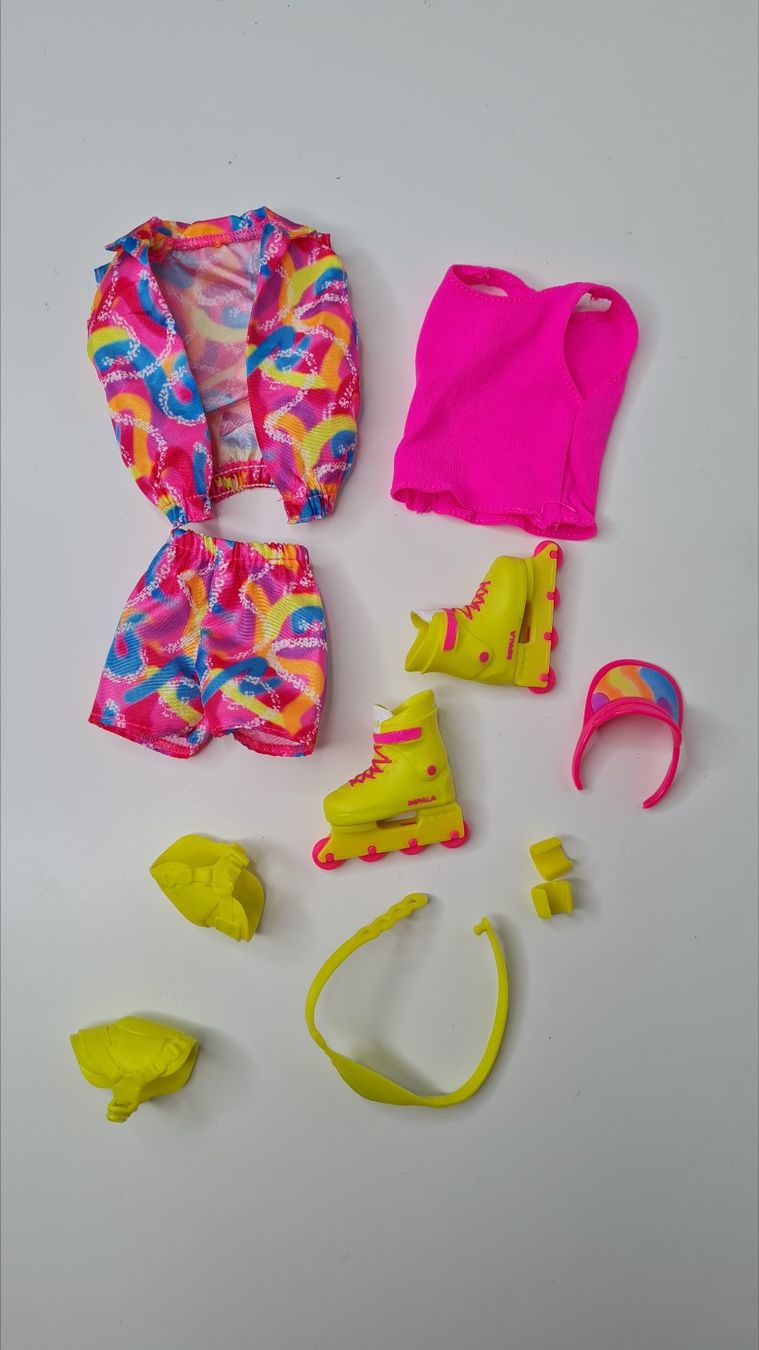 Barbie the Movie Ken roller skates outfit fashion poupée (Neu (gemäss ...