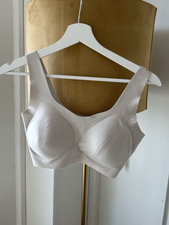 Oysho Sport-BH + Invisible BH Gr. L (Gebraucht) in Lenzburg für CHF 15 ...