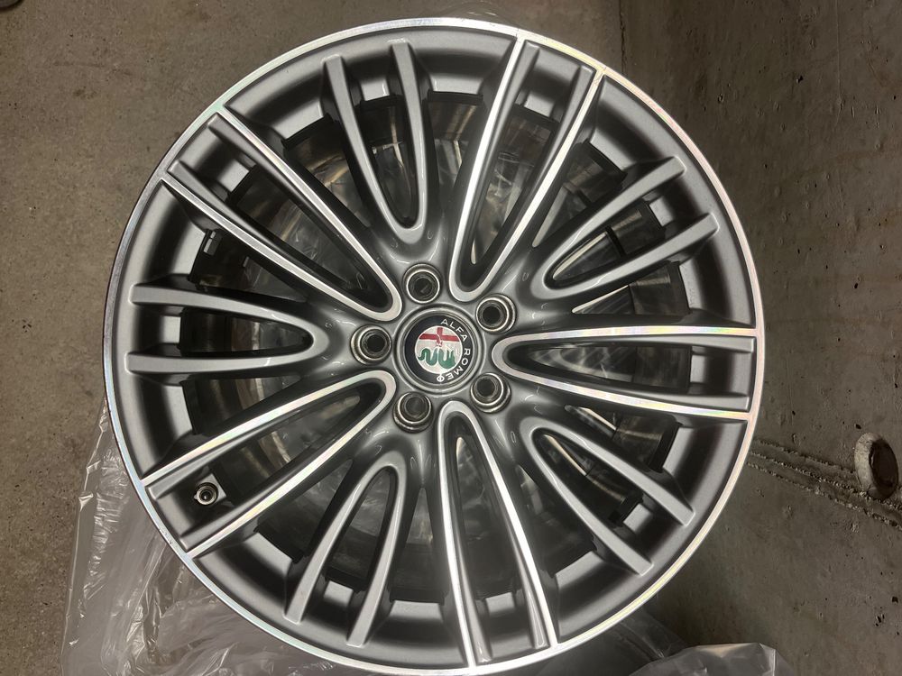 Alfa Romeo Giulia 18 Zoll Felgen inkl RDK Sensoren (Gebraucht) in ...
