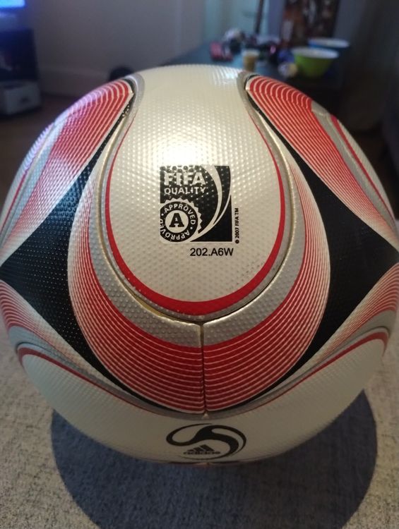 Ballon Adidas Teamgeist 2 (match ball) (D'occasion) à Lausanne pour CHF ...