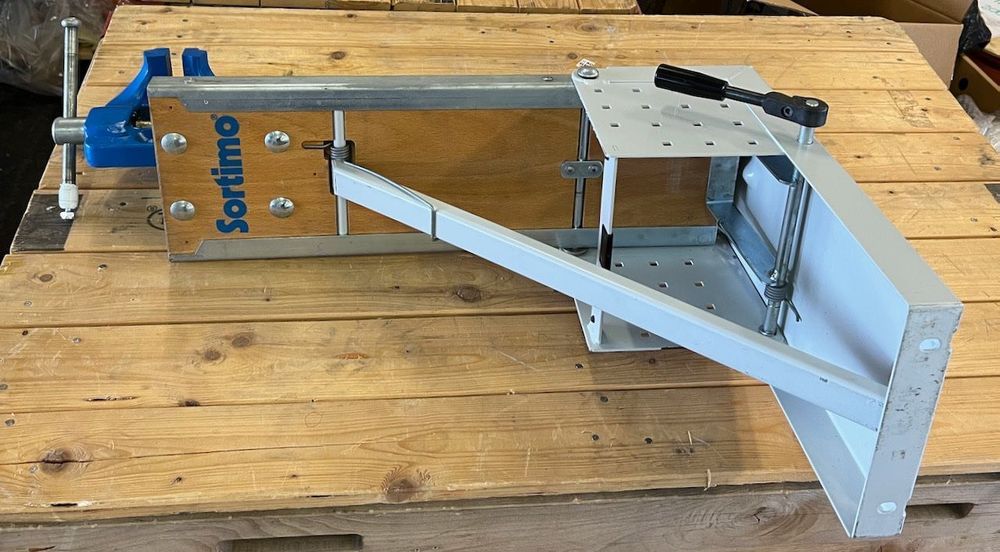 Sortimo Werkbank mit Schraubstock klappb (Gebraucht) in Gümligen für CHF 150 – mit Lieferung auf ...