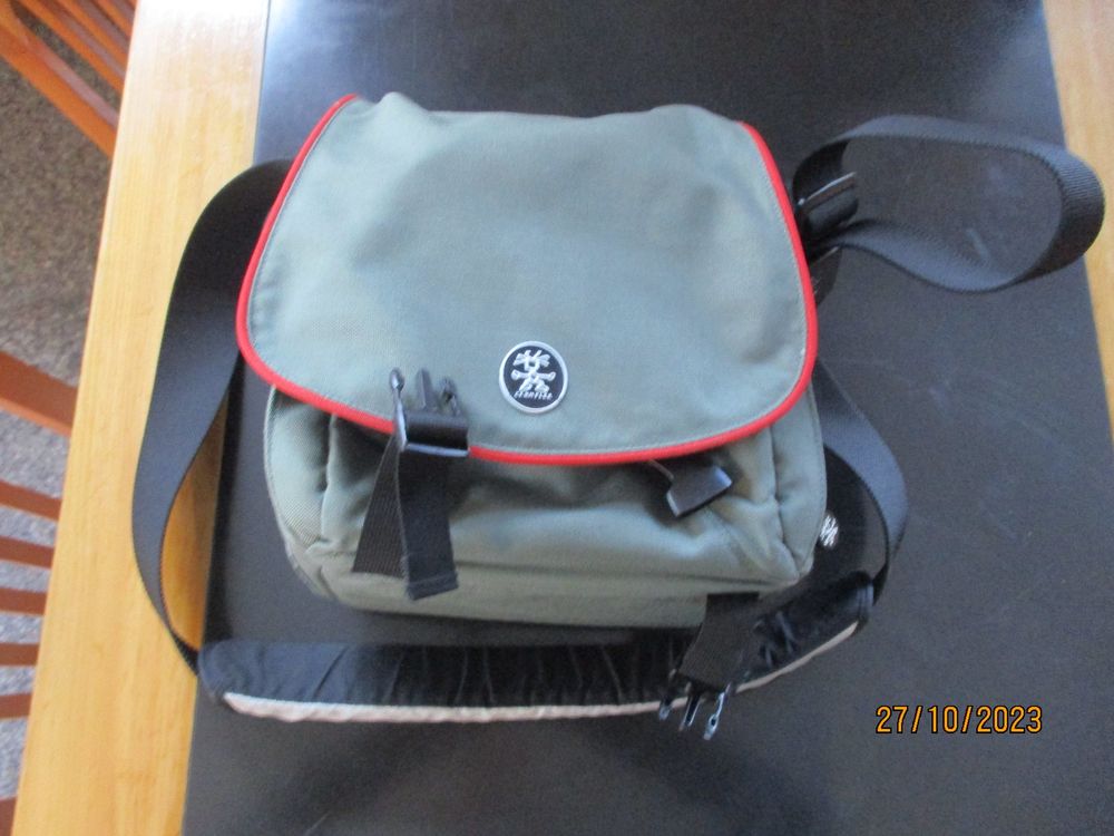 CRUMPLER FOTOTASCHE LONG SCHLONG (Gebraucht) in Weissbad für CHF 23 ...
