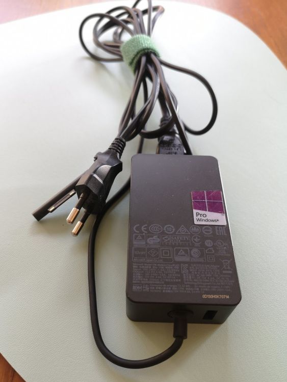 Original Microsoft Surface Netzteil 65W Model 1706 (Gebraucht) in ...