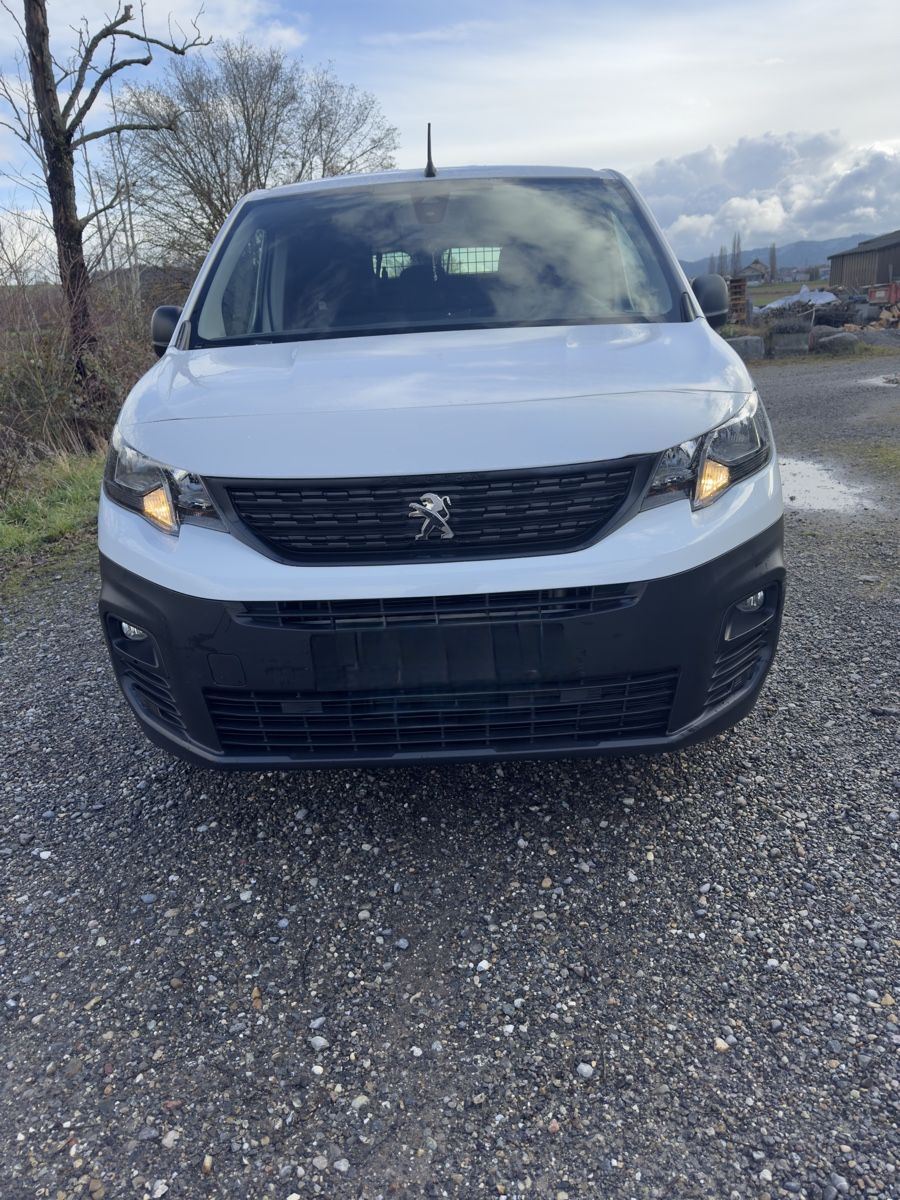 Peugeot Partner 1.6 Hdi Ab mfk..Anhänger kupplung (Gebraucht) in ...