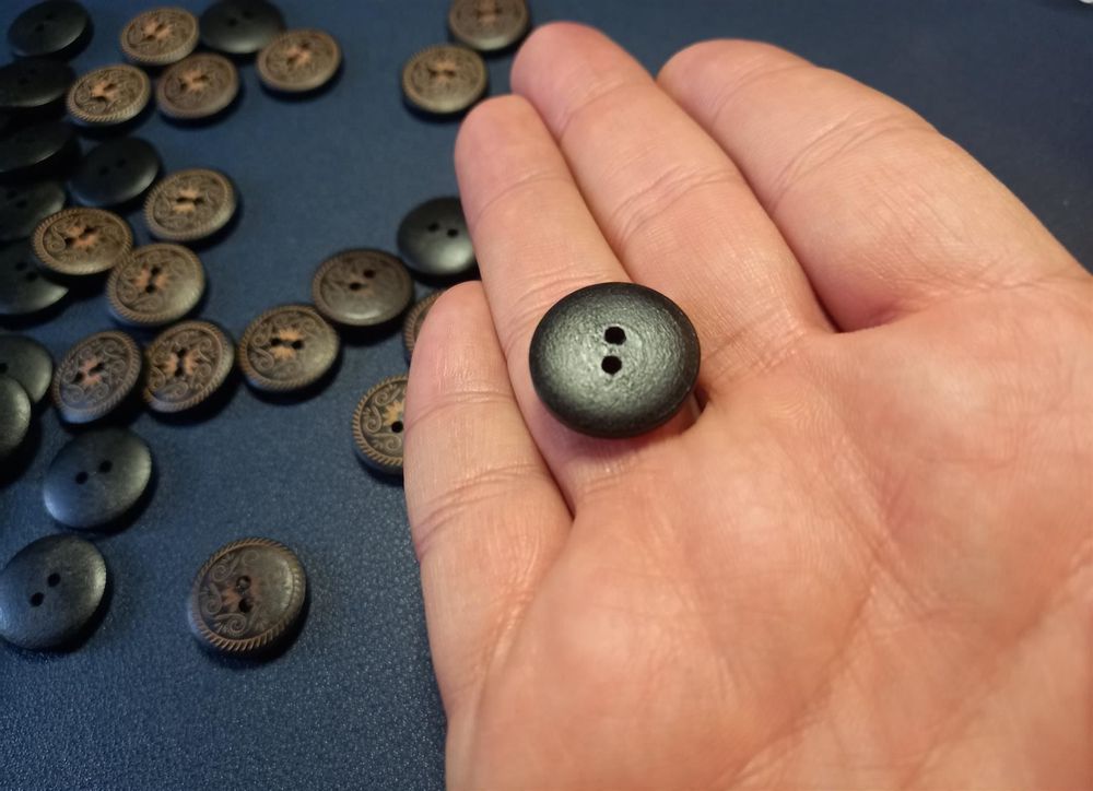 200x Runder Knopf aus Holz - Bouton couture en bois (Neu (gemäss ...