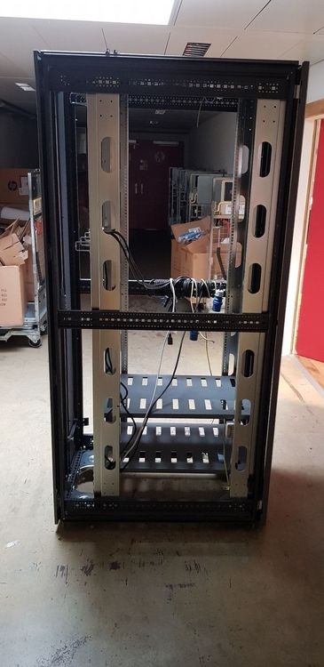 HP 10642 42U Server Rack (Gebraucht) in Mönchaltorf für CHF 2 – nur ...