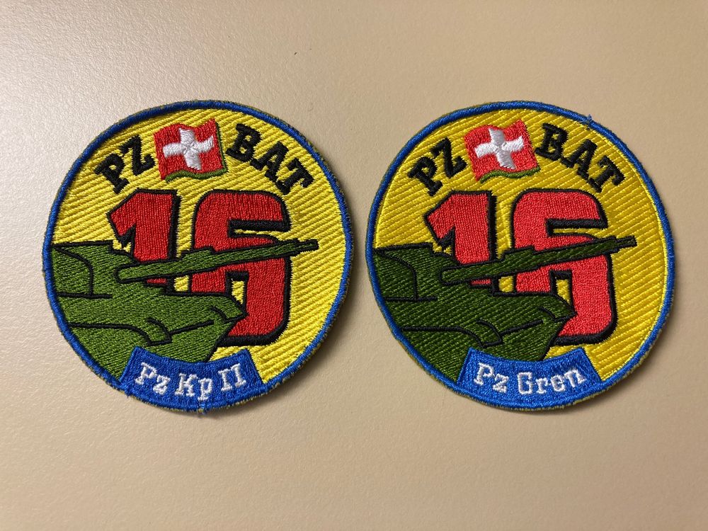 2 Badge 95: Panzer Bat 16 - Kp II und Pz Gren - CH Armee (Gebraucht) in Brütten für CHF 8 – mit ...