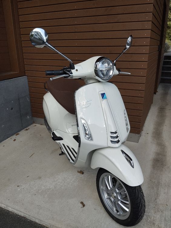 Piaggio Vespa Primavera 125 (Gebraucht) in Greppen für CHF 4399 – nur Abholung auf Ricardo kaufen