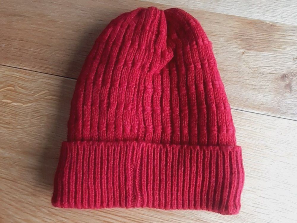 Bonnet rouge doublé polaire (D'occasion) à Genève pour CHF 4 – avec ...