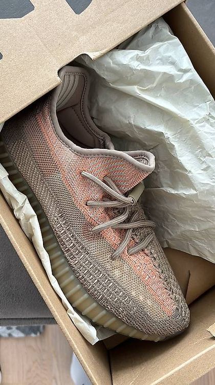 adidas Yeezy Boost 350 V2 (US 8) (Neu und originalverpackt) in Weiach für CHF 199 – mit ...