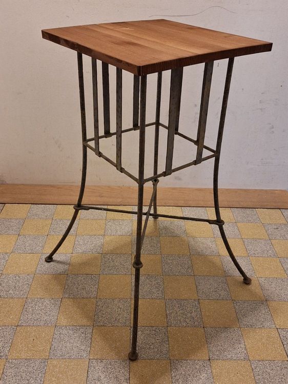 Beistelltisch , Blumentisch Metall shabby chic, Holzplatte (Gebraucht) in Arlesheim für CHF 25 ...